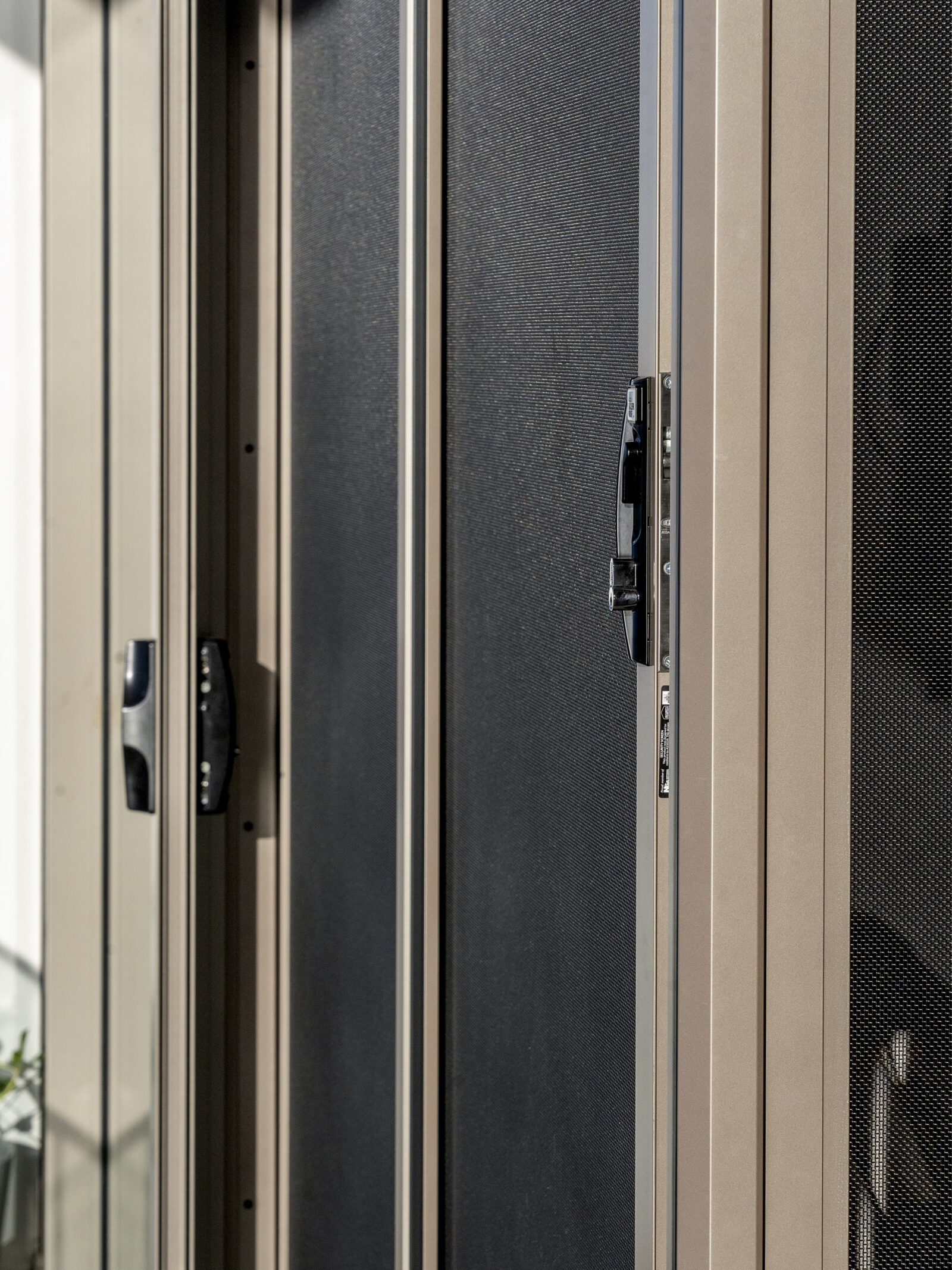 What are the Best Alternatives to Crimsafe? - Security Screens & Doors ...